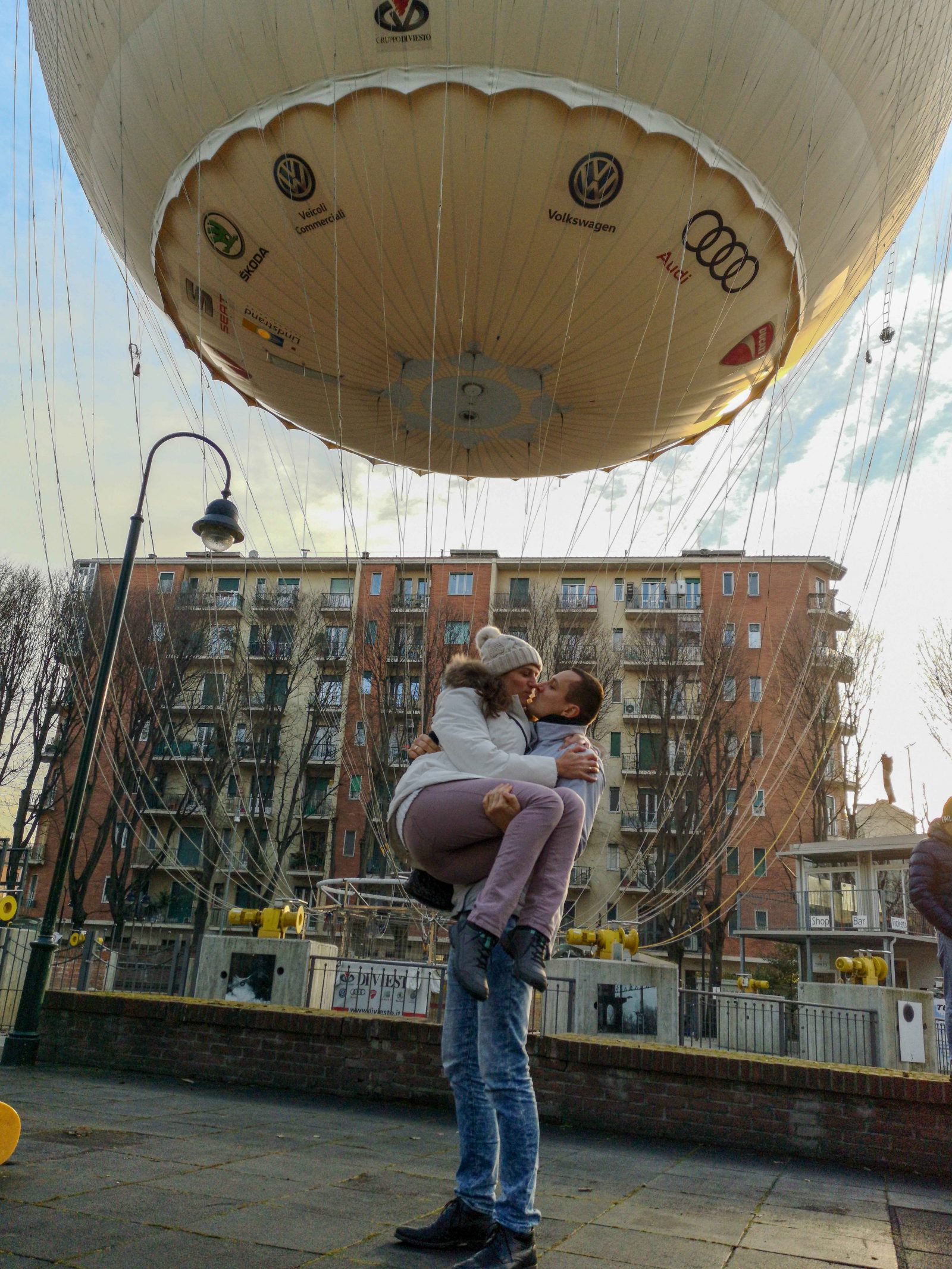 Hot air balloon experience in Turin. Turin Eye with kids ...